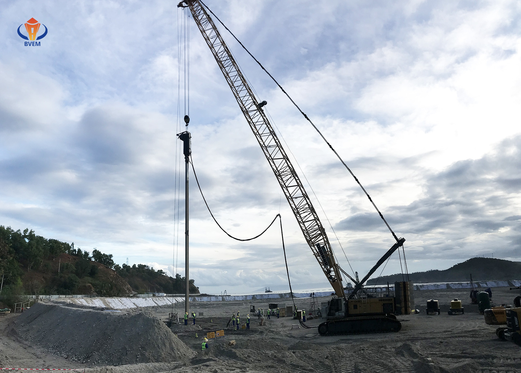 Bottom Feed Electrical Vibroflot 180KW Offshore Stone Column ...